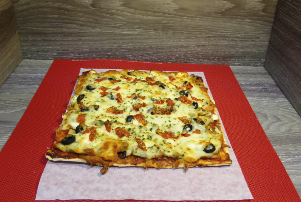 Pizza Grecque 8po | La Boustifaille Traiteur